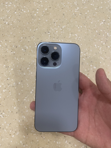 Iphone 13 pro blue