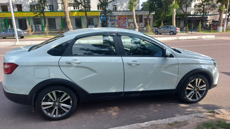 Lada vesta cross