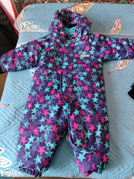 Продам 2 комбенизона и костюм панда
