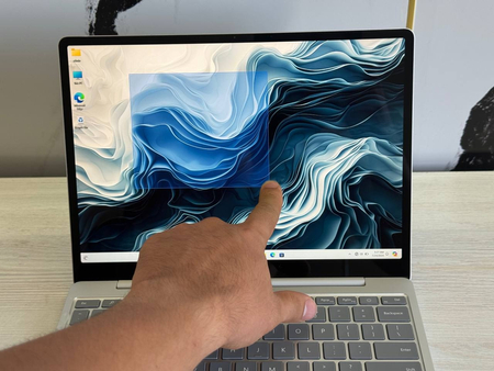 Surface Loptop Go 2