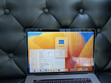 Apple MacBook Pro 2017 года 15- inch i7 16-256GB в хорошем состоянии