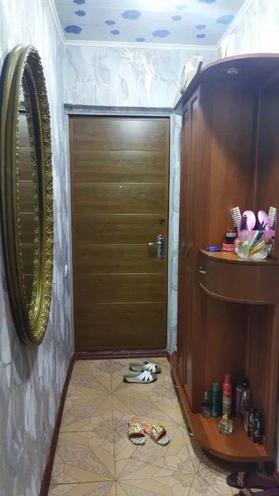 Фархадский Базар 2х комнатная Балкон 2*6