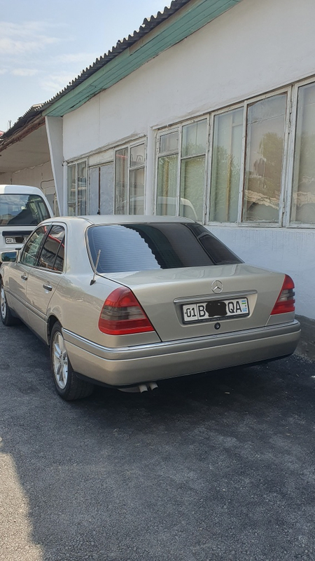 Mercedes-Benz w202