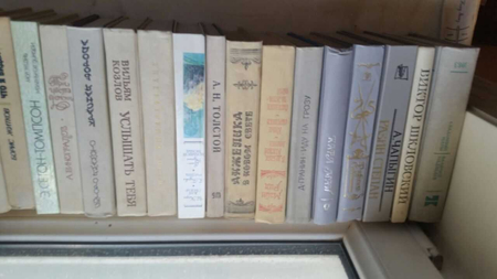 Книги для интерьера в офис магазин арт кафе