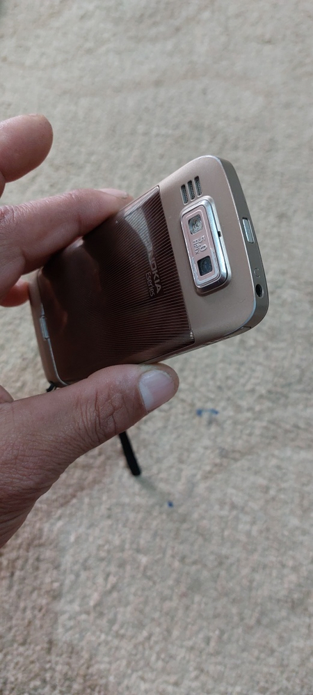 Тплефон Nokia E 72