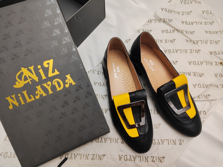 Лоферы из натуральной кожи. Сабо Guess.