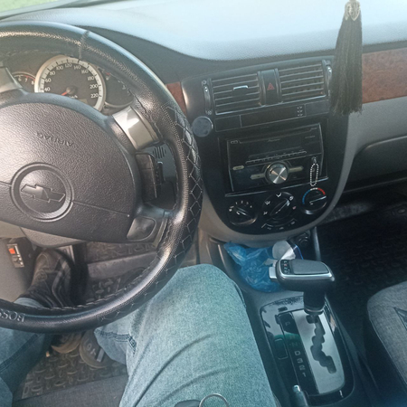 Lacetti 2009 sotiladi