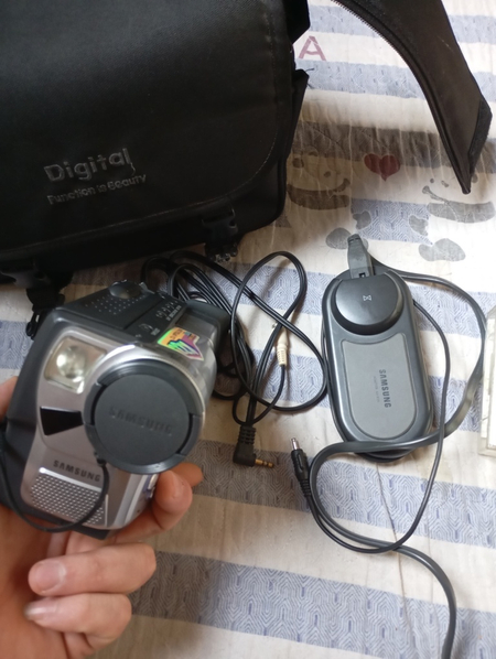 Продам видеокамера Samsung