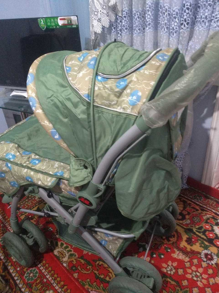 Коляска арзон нархда сотилади