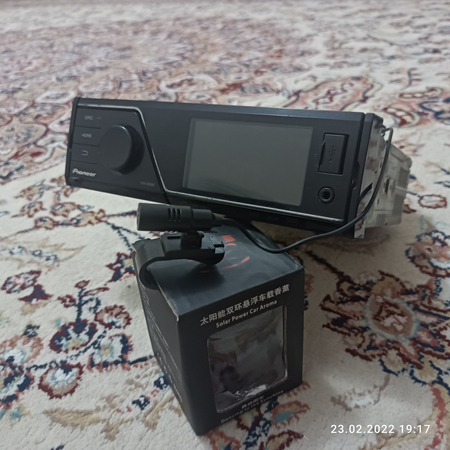 Продаються оригинальный магнитафон и колонки Pioneer