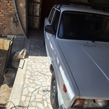 2107 satiladi benzin,gaz joq!