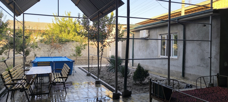 Sergelida xovlini yarmi sotiladi