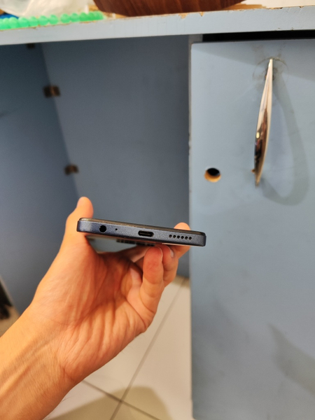 Tecno spark 10.  Ideal