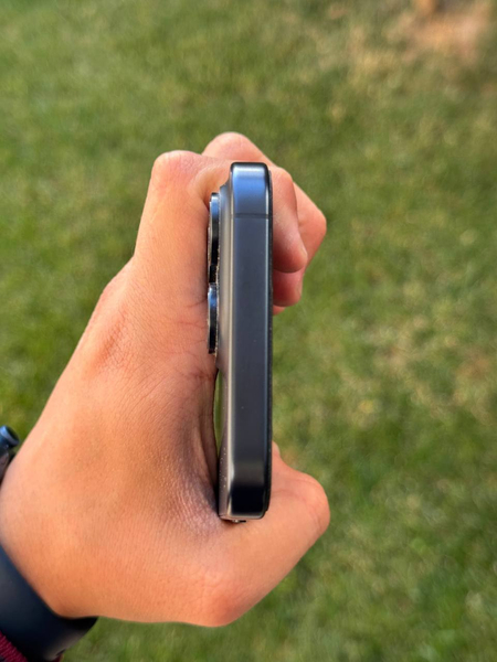 iPhone 15 Pro 256 simkartali