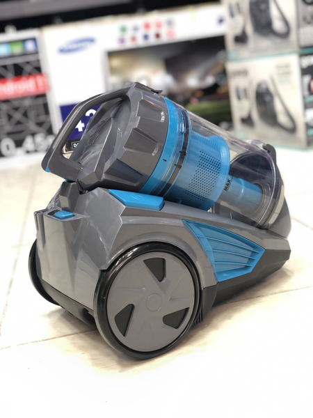 Пылесос циклонический от Vitek ( Австрия ) 3,5Л. 3000 Ватт.