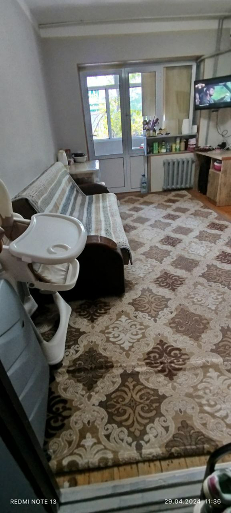 Максим Горький, 1 ком. Сайрам. Продаётся.
