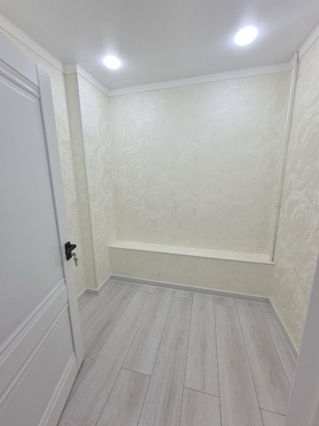 Продается 2в3 комнатная Мирзо Улугбек Буз базар