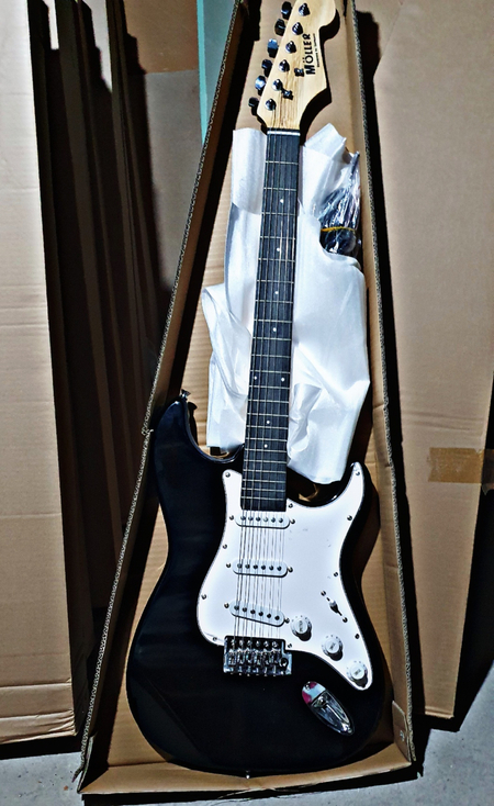 Ibanez Yaponskiy + Kabel + Klyuch  + Remen  Komplekt
