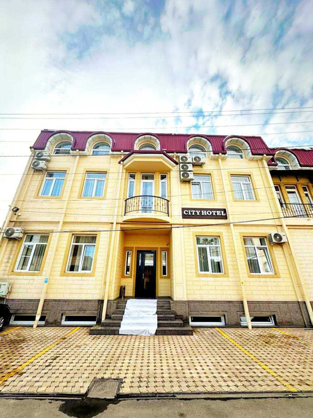 Гостиница со всеми Удобствами (City Hotel)