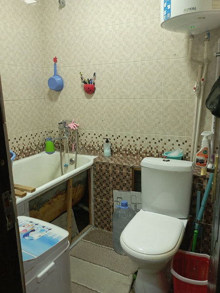 Продаётся Чирчик 2ком 4мик 2этаж