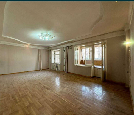 Продаётся 4х комнатная квартира спец.план. в центре