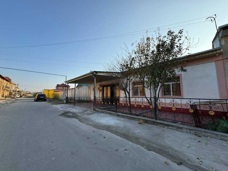Tayyor 3 sotiqli hovli sotiladi.