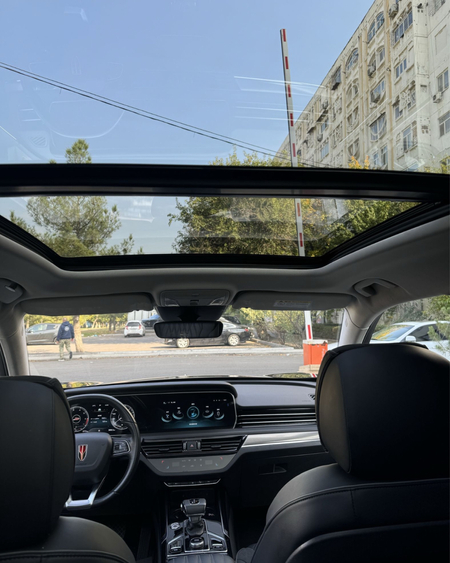Hongqi HS5 yangidek xolati zo’r yaxshi xaydalgan srochno sotiladi
