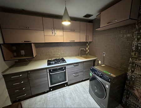 Срочно продаю Юнусабад 4 квартал 2.3/1/9  78000$