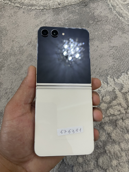Samsung galaxy Z flip5
