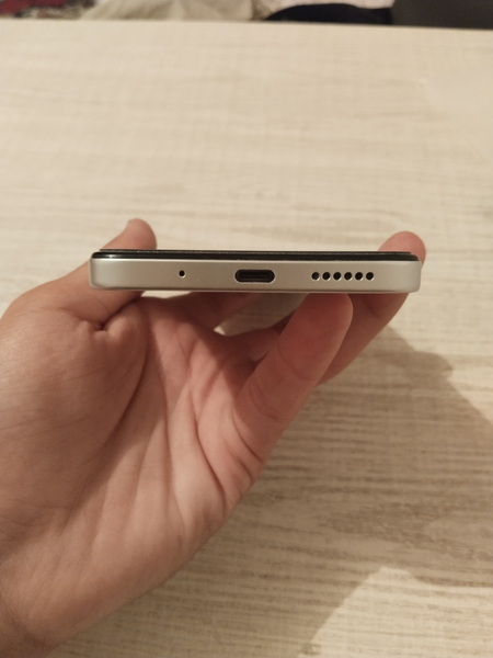 Redmi 12 срочна.