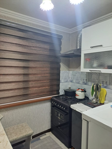Продам 1х комнатное квартира в центре Газалкента