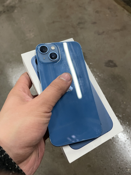 iPhone 13 blue ideal
