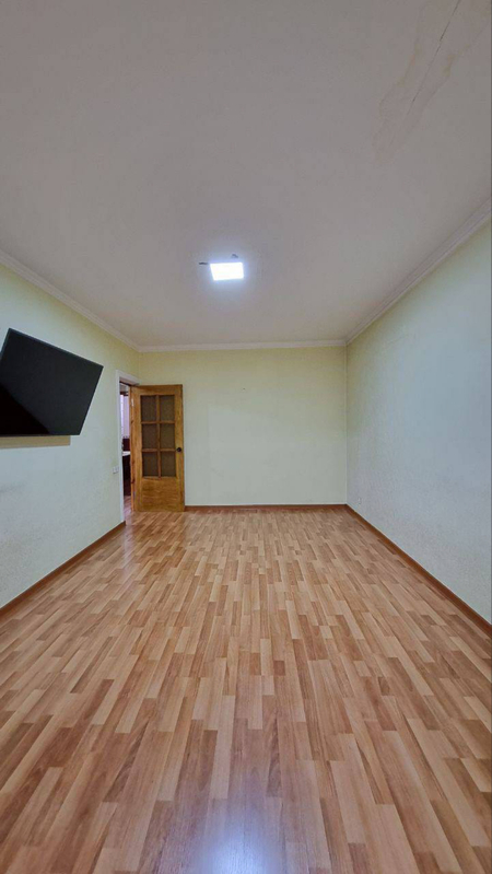 Продается 2/2/4 Госпитальный рынок 77-Серия Балкон 2*6 58кв.м