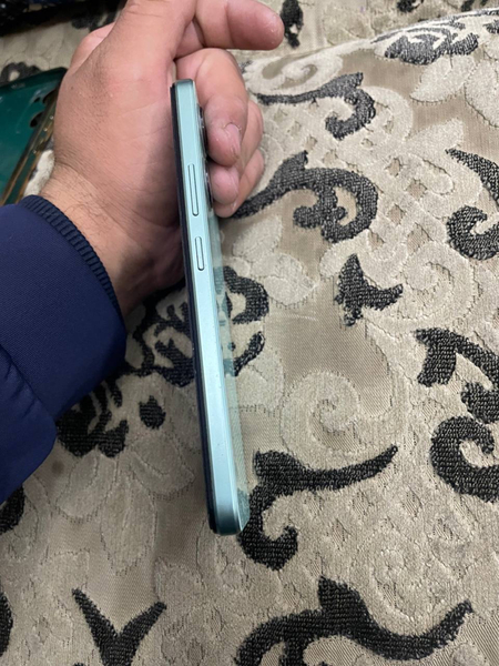 Sotiladi vivo y03 128/4 karopka dakument bor ideal  usta kormagan