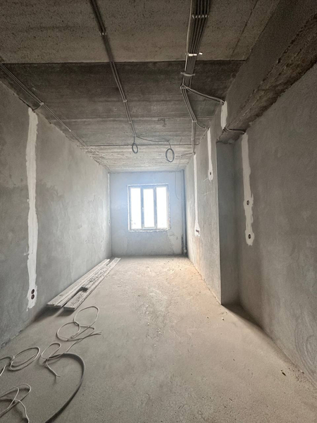 Вокзал УзГазОилни оркасида 3 хоналик 125 кв новостр. коробка сотилади