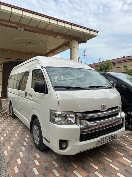 Toyota Haice 2018 год бензин пропан
