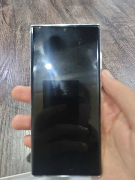 Samsung s22 Ultra rangi oq
