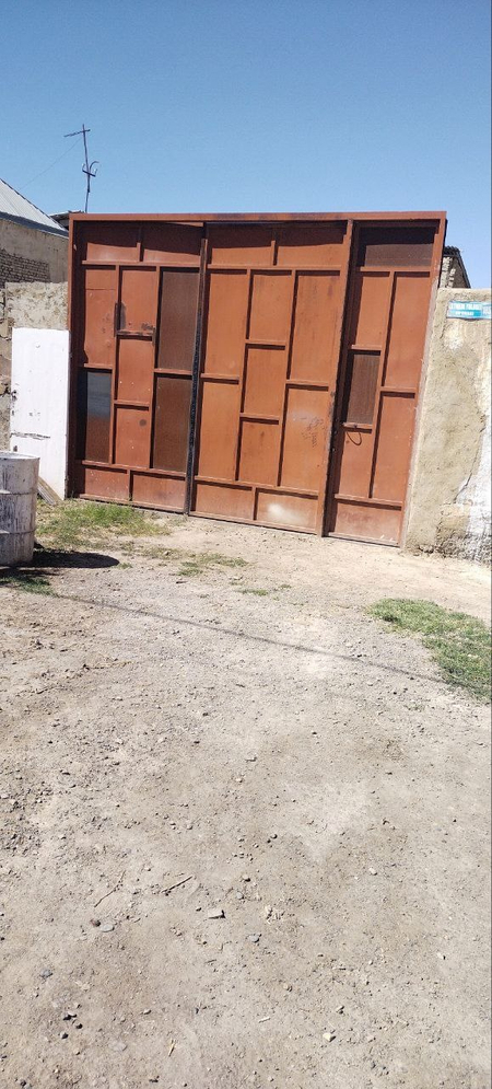 Hovli , Ховли , Ер сртилади . Умид кургонида