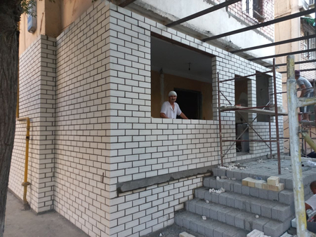 Балконга гишт терамиз кладка балкон