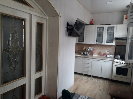 Олмазор район Алока махала 5 каватли квартира сотилади 2 этаж 3 хонали