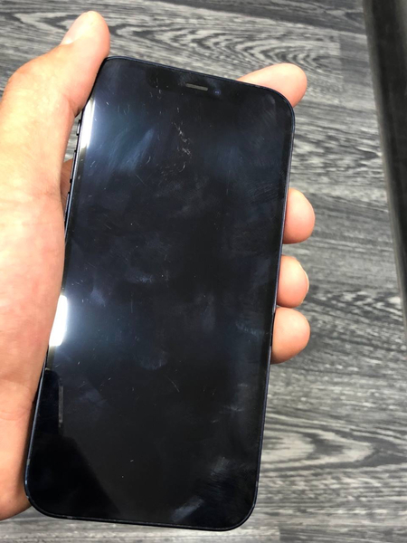iphone 12 sotiladi