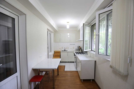 3х комнатная квартира рядом с Алайским рынком