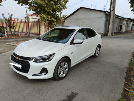 Chevrolet onix sotladi