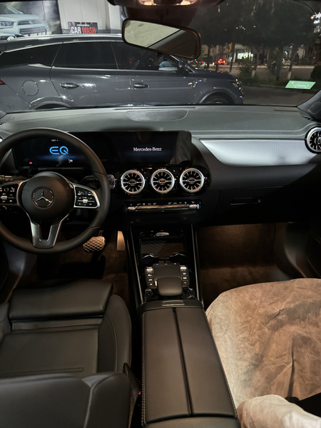 Mercedes Benz EQA 260