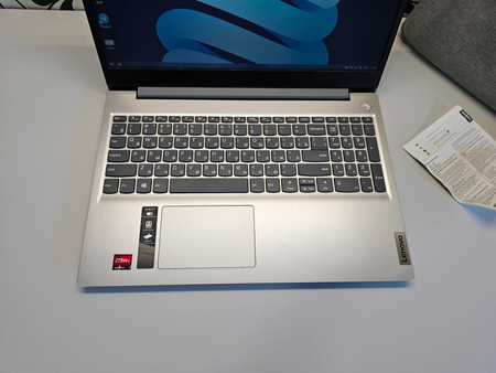 ПРОДАМ Lenovo IdeaPad 3 15AR Ноутбук Ryzen™ 3-4300U/8GB/256SSD/15.6