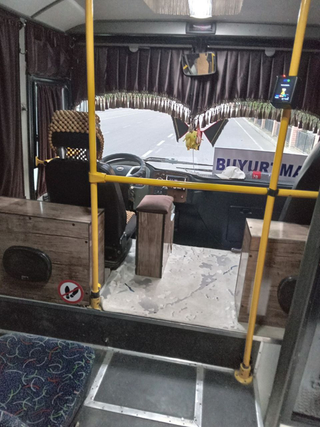 Aftobus NP21 yeli 2011