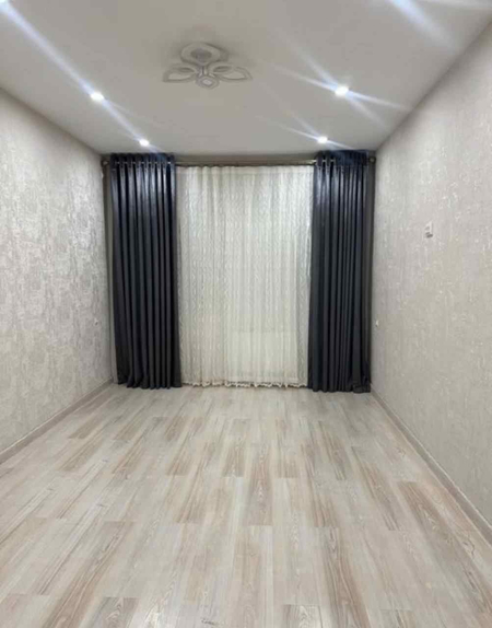 Юнусабад 4 квартал 2/2/4 продаётся квартира