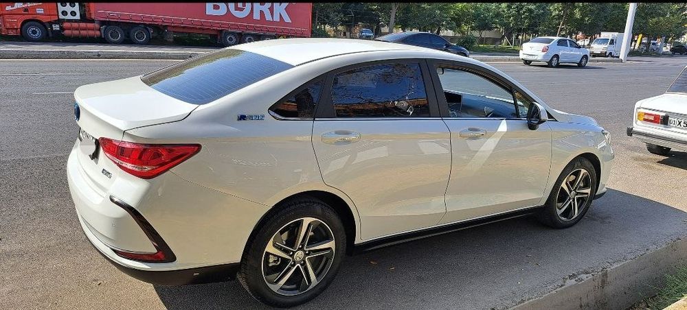 Продаётся электромобиль BAIC EU 5