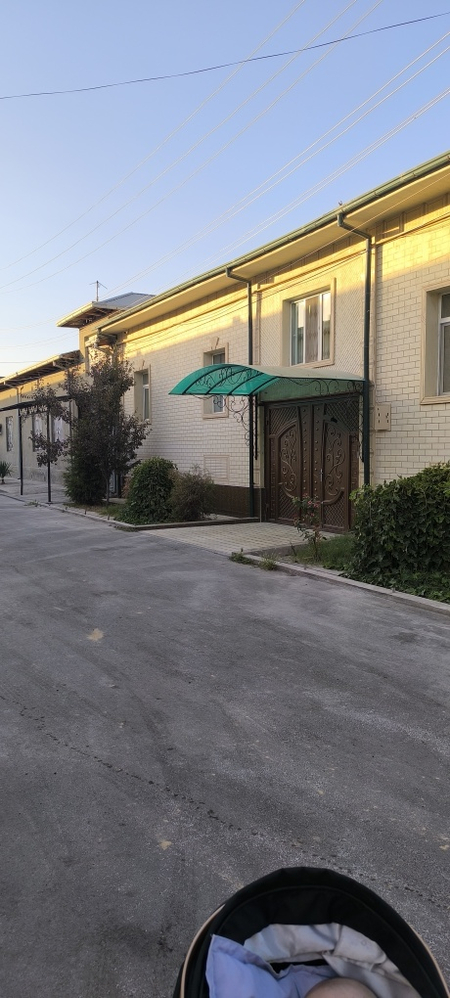 Sergelida xovlini yarmi sotiladi
