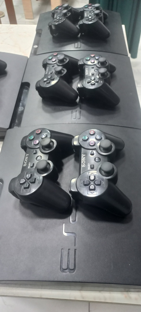 Ps3lar sotiladi 2 ta jostik kamplekt kabellari bor